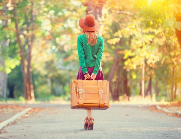 Dicas para Viajar Sozinha com Segurança: Guia Completo para Mulheres em ...